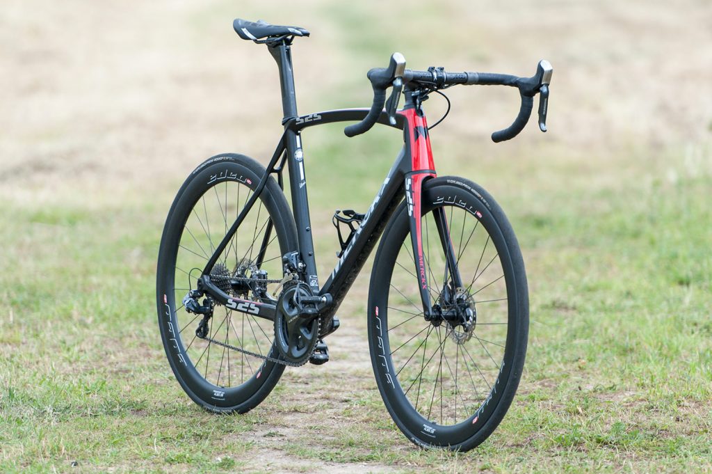 Review: Eddy Merckx EM-525 Performance Disc Ultegra Di2 - Racefietsblog.nl