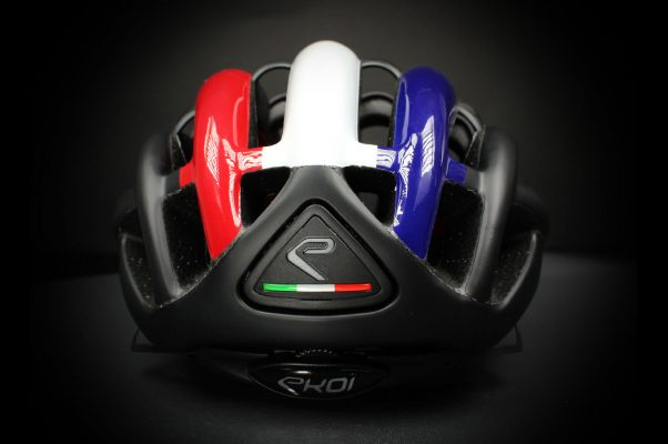 Ekoi Legende helm met knipoog naar de worstenhelm - Racefietsblog.nl