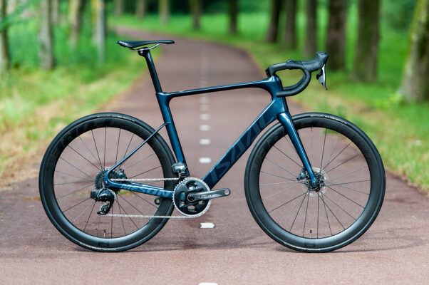 Review: Isaac Meson Disc Blue aeroracer - Racefietsblog.nl