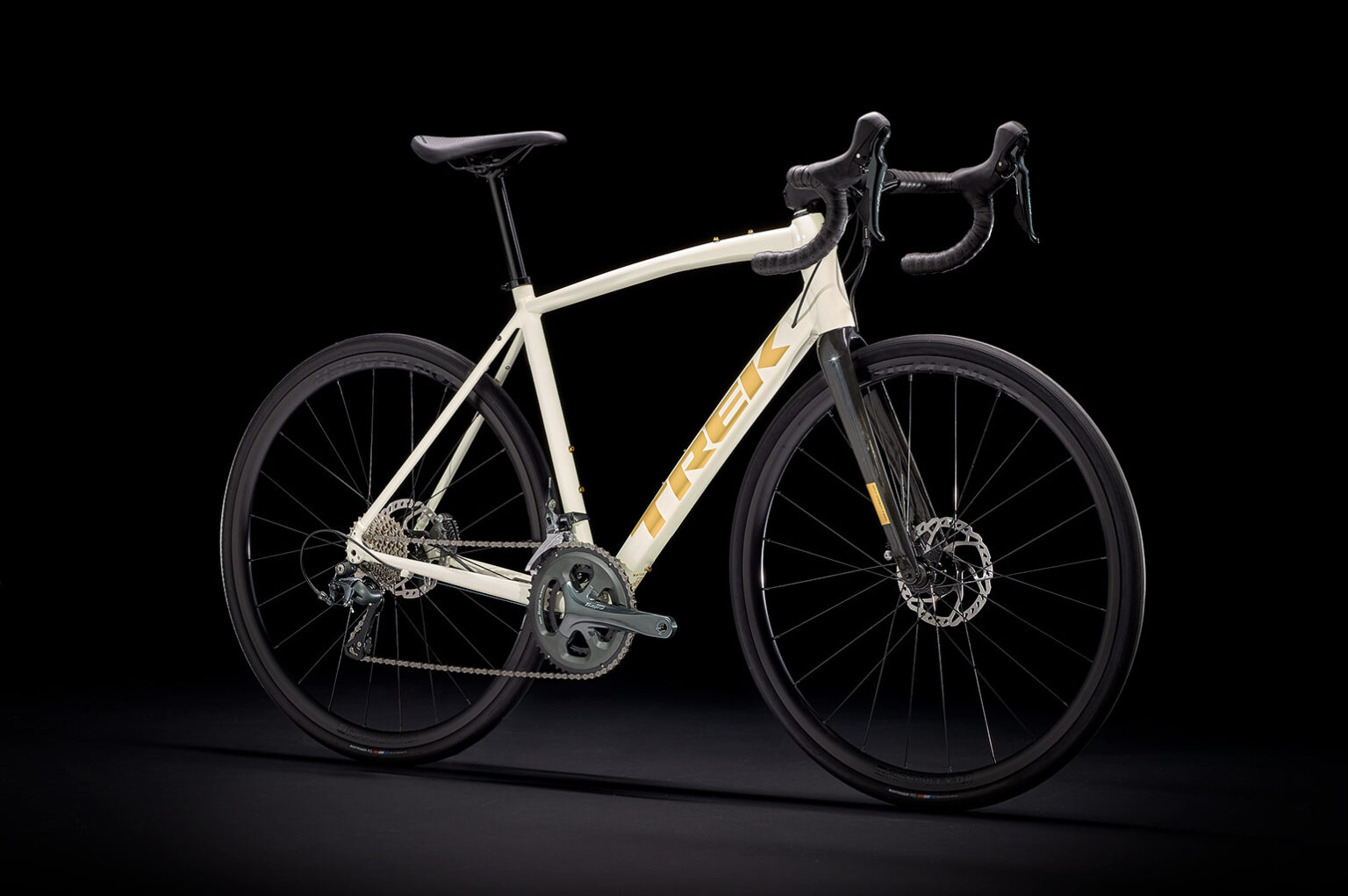 De Trek Domane AL Disc wordt voor 2021 veelzijdiger - Racefietsblog.nl