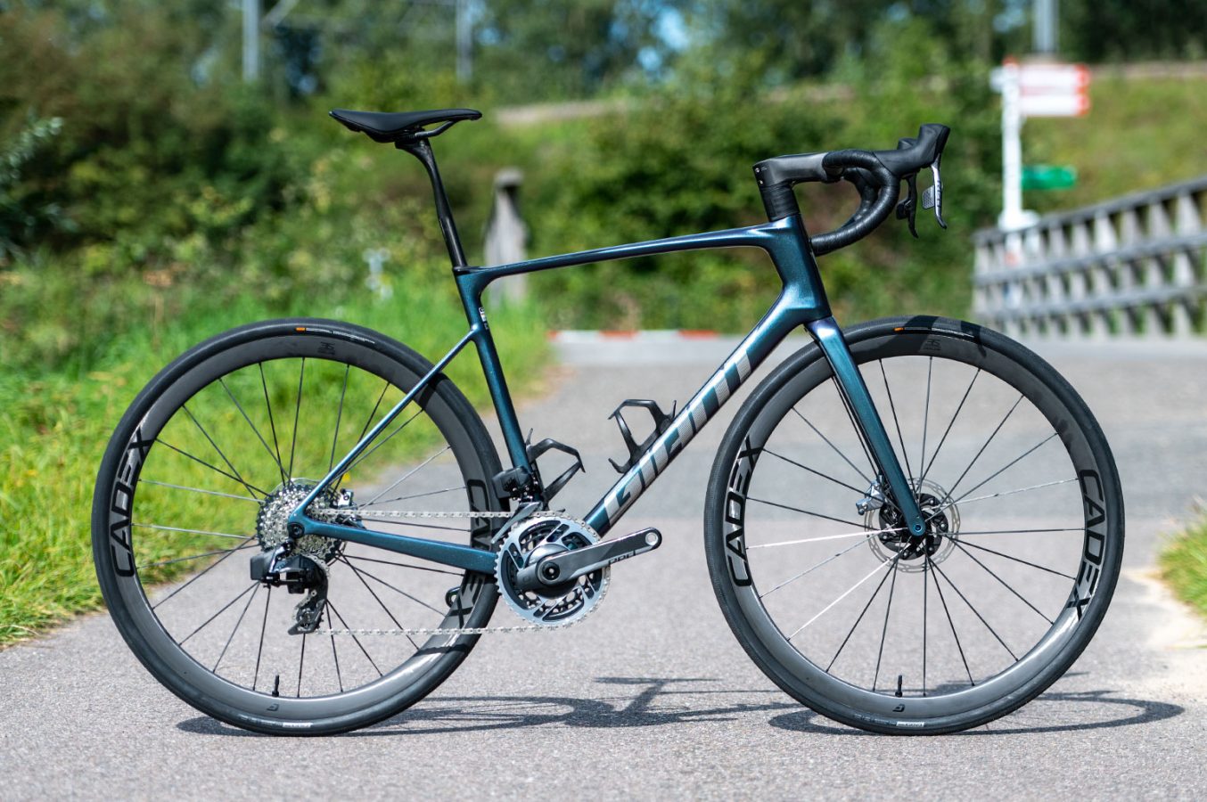 Eerste indruk: Nieuwe Giant Defy 2024 endurance racer - Racefietsblog.nl