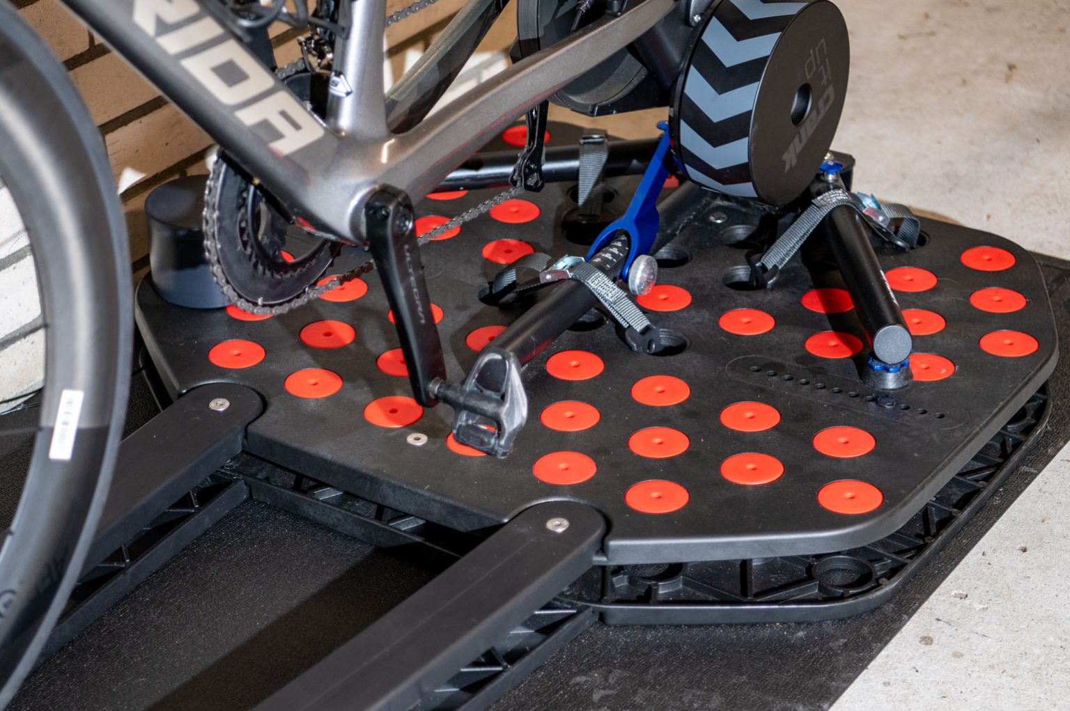 Review: Leeze Boom Board Pro Rocker plate - Racefietsblog.nl