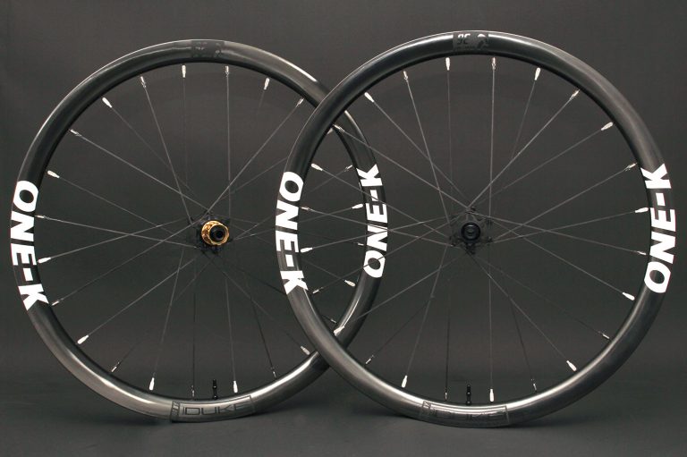 One-K RD Ultimate Wielen met fiberspaken wegen minder dan 1 kg ...