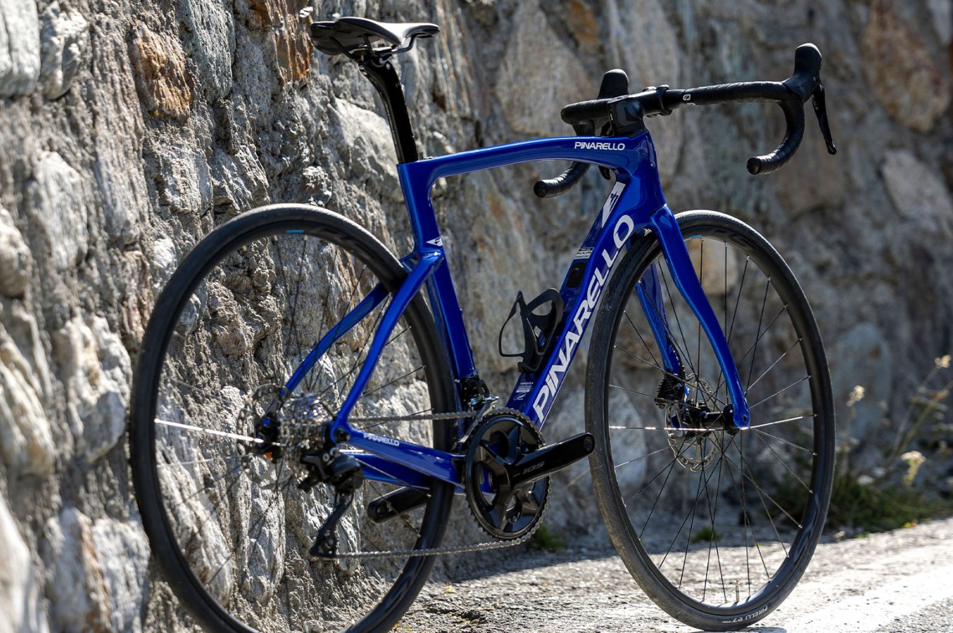 De nieuwe Pinarello F1 maakt de F-serie compleet - Racefietsblog.nl