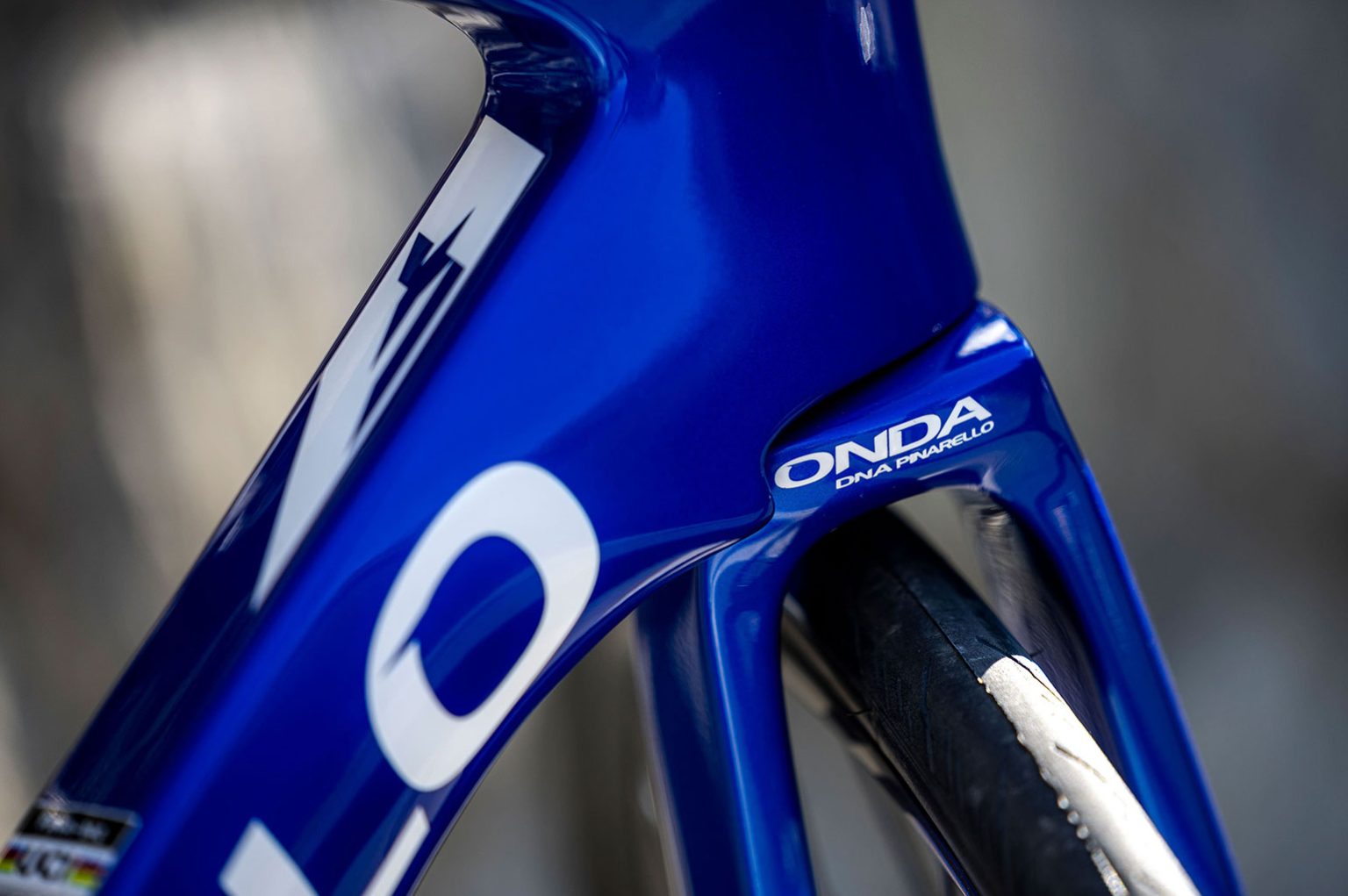 De nieuwe Pinarello F1 maakt de F-serie compleet - Racefietsblog.nl